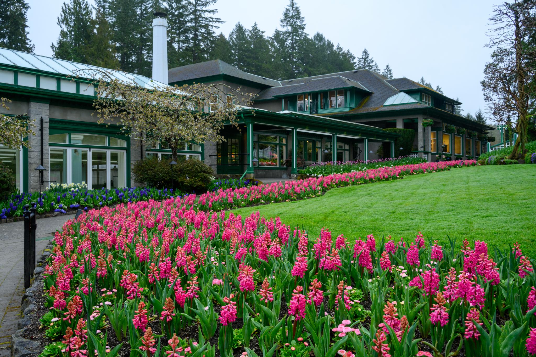 Photos in Season - The Butchart Gardens